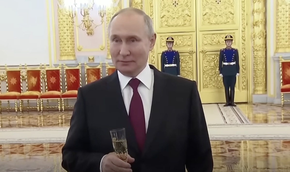 The Government Of Russia Announces: 'We Are Ready To Broker A Peace ...
